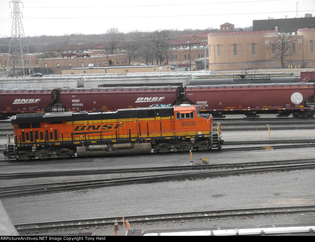 BNSF 8058